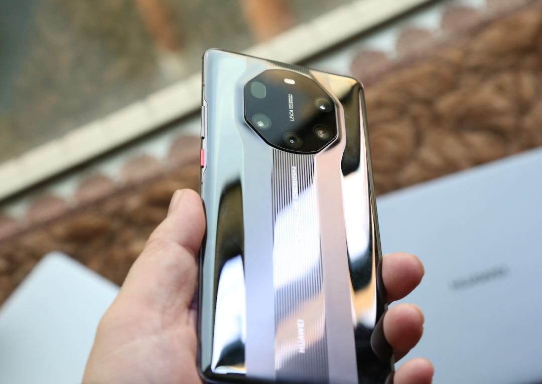 不愧是内外兼修的巅峰之作--华为Mate40 RS保时捷设计评测-电子工程专辑