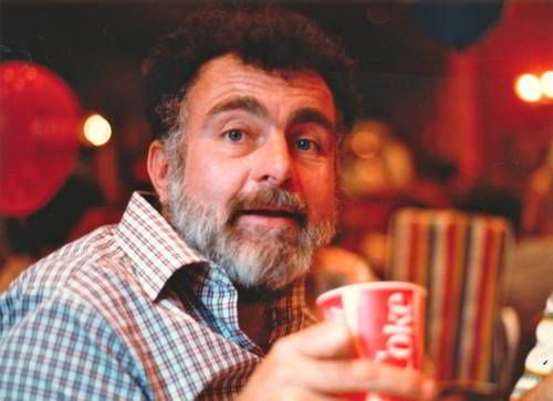 鲍勃·维德拉（Bob Widlar），他不仅是一位优秀的硬件工程师，还是一位传奇人物。-电子工程专辑