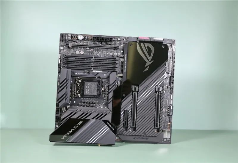 华硕ROG M12E主板评测：为什么它能值8999元-电子工程专辑