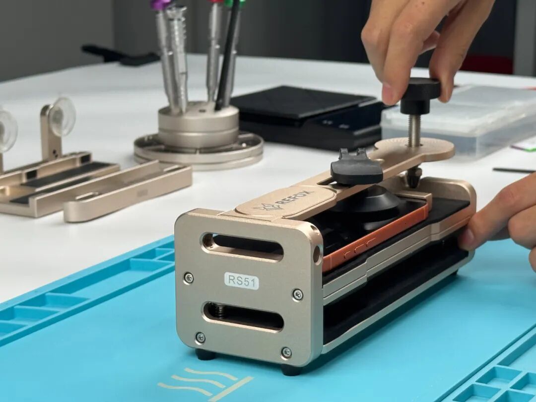 iPhone17 大拆解，欣赏下苹果顶级PCB及硬件设计！-电子工程专辑