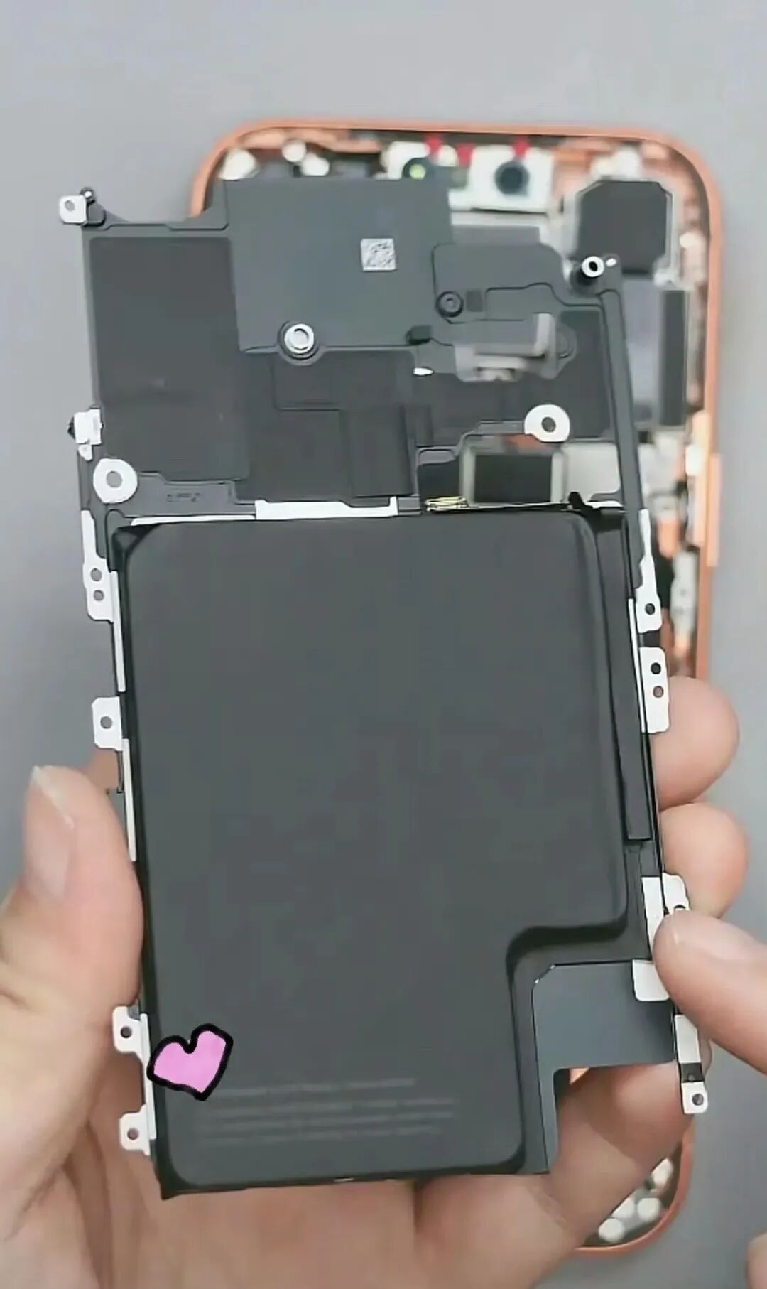 iPhone17 大拆解，欣赏下苹果顶级PCB及硬件设计！-电子工程专辑