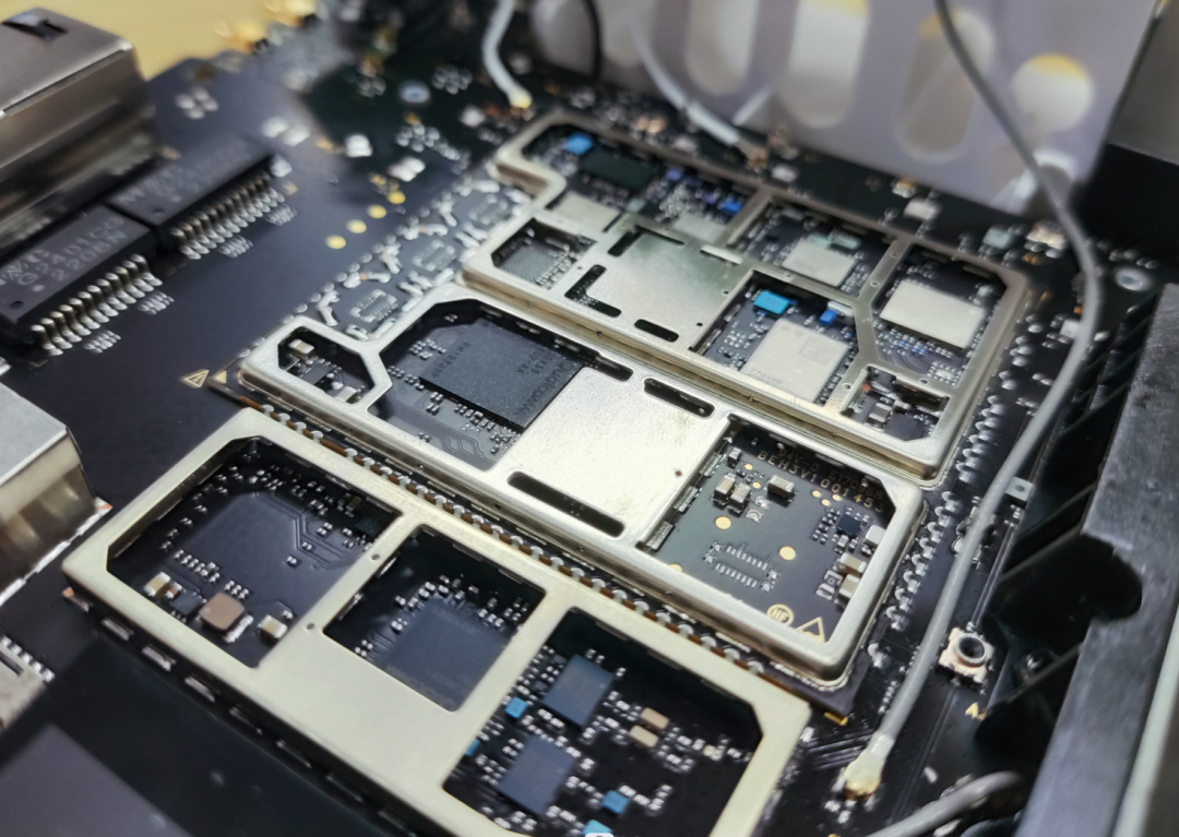 某大厂5GCPE的拆解评测！-电子工程专辑