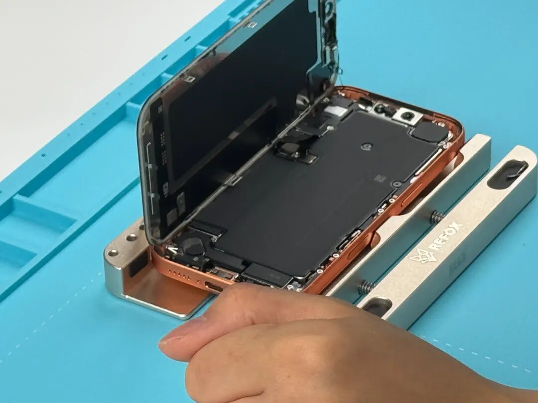iPhone17 大拆解，欣赏下苹果顶级PCB及硬件设计！-电子工程专辑