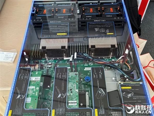 龙芯3C6000系列揭秘：64核超越三代至强只是开始！下代媲美7nm x86-电子工程专辑