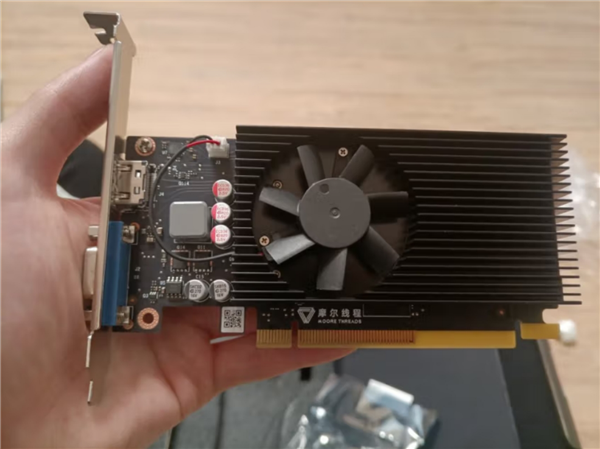 功耗高达1000W！NVIDIA全新巨型GPU明年到来-电子工程专辑