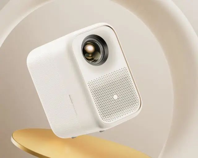 京东方与小明首发单片式LCD4K投影仪，配备5寸4KLCD投影屏-电子工程专辑