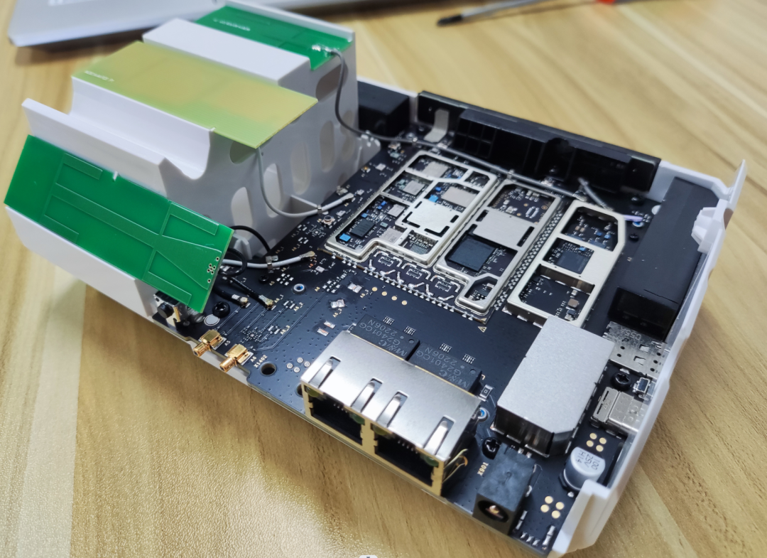 某大厂5GCPE的拆解评测！-电子工程专辑