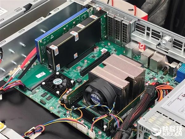 龙芯3C6000系列揭秘：64核超越三代至强只是开始！下代媲美7nm x86-电子工程专辑