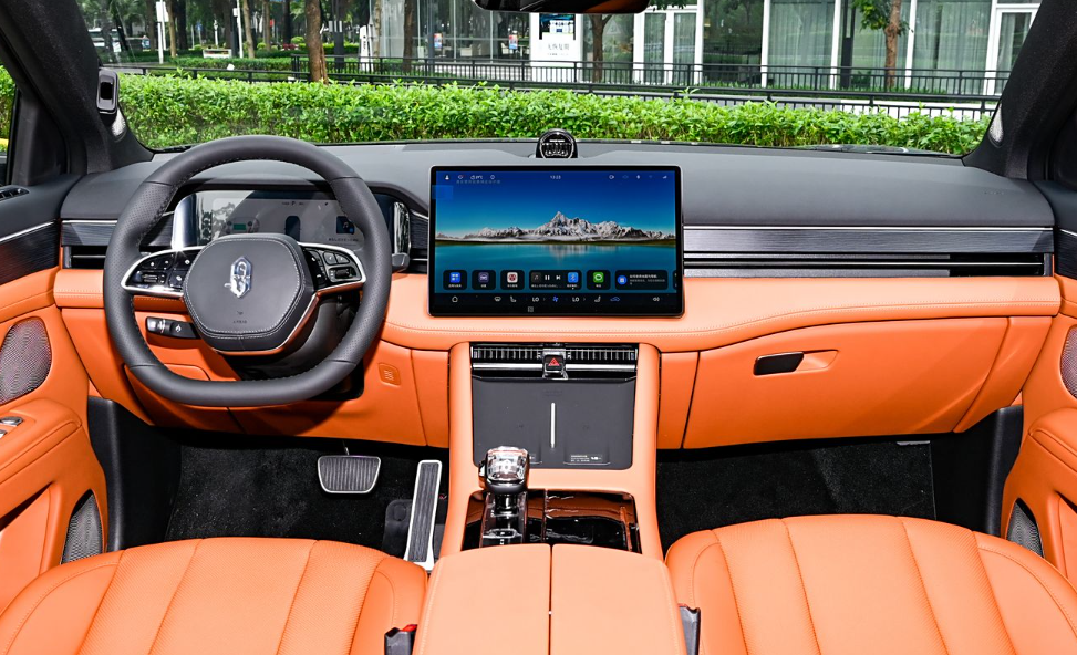 搭3块OLED屏，问界M7Ultra上市，28.98万元起-电子工程专辑