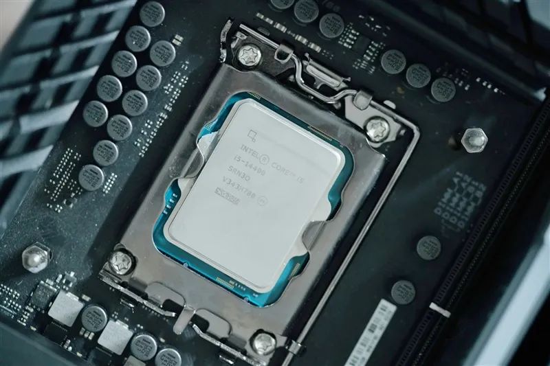 酷睿第14代i5-14400评测：性能与上代一致-电子工程专辑