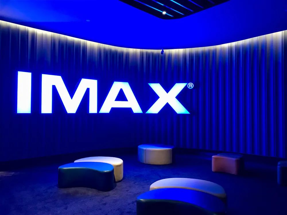 IMAX春节档影片票房4.26亿创纪录，《流浪地球2》登顶国产影片IMAX票房冠军-电子工程专辑