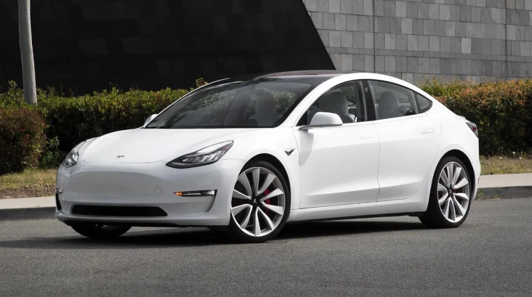 正面硬刚！比亚迪海豹VS蔚来ET5！到底怎么选？-电子工程专辑