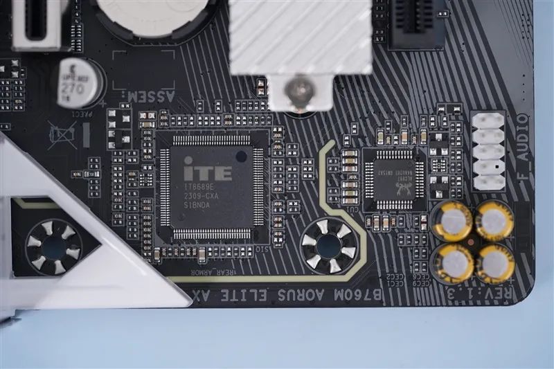 技嘉小雕B760MAORUSELITEAX主板评测：温控优秀DDR5-8000轻松达成！-电子工程专辑