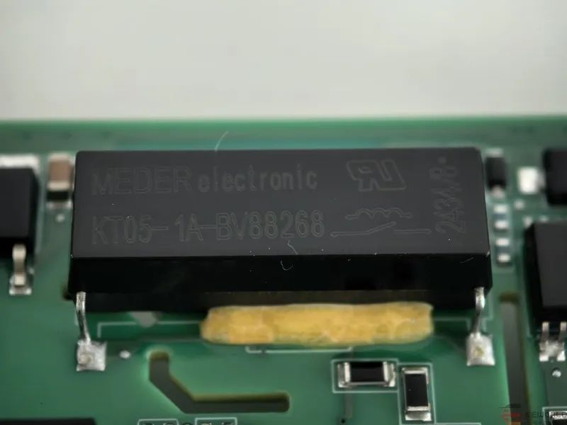 拆解小米SU7动力电池BMS-电子工程专辑