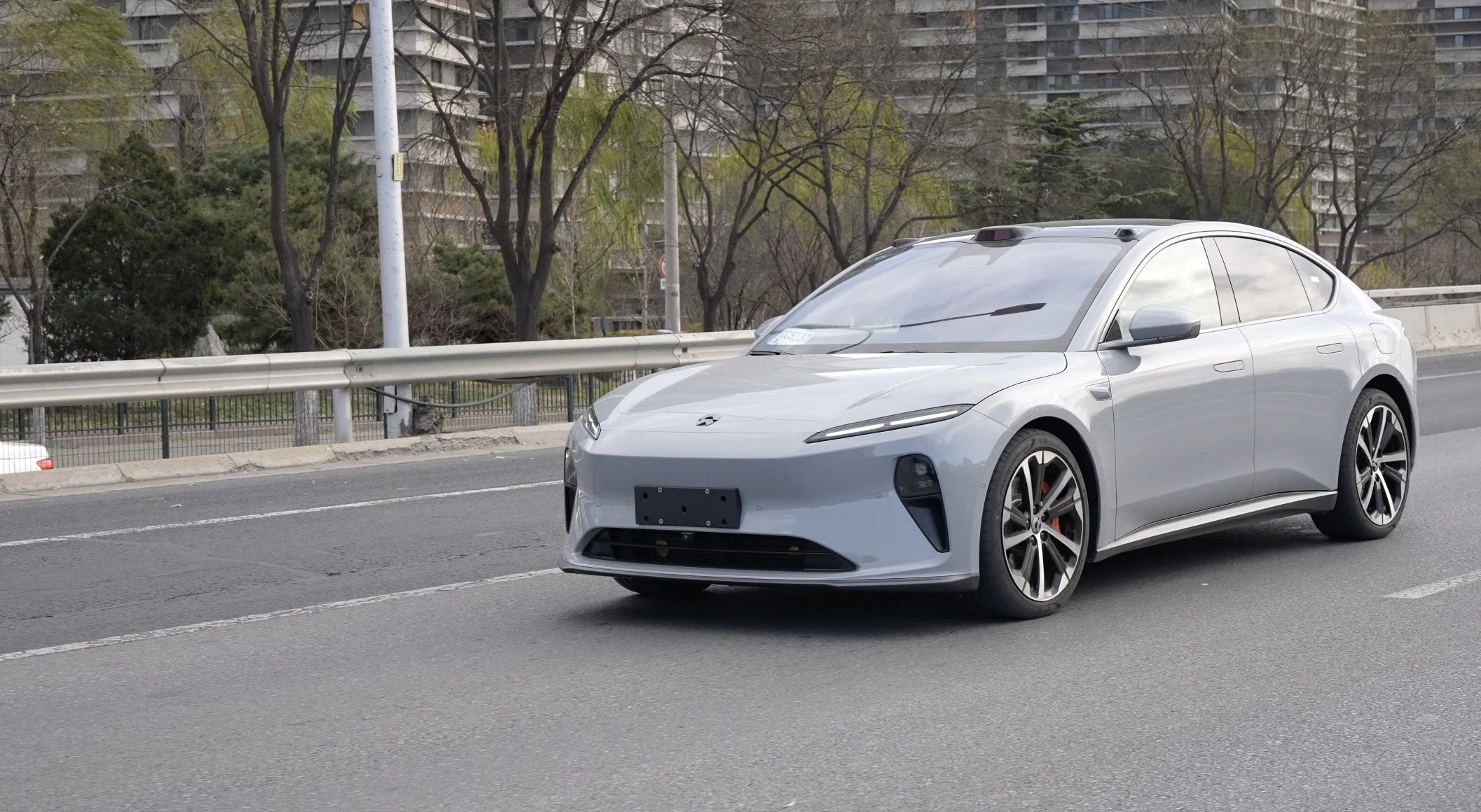 正面硬刚！比亚迪海豹VS蔚来ET5！到底怎么选？-电子工程专辑