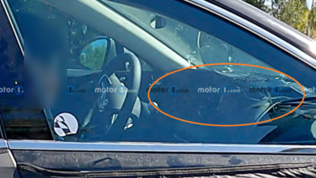 27寸！又一款豪华车导入柔性OLED，预计明年上市-电子工程专辑