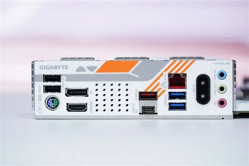 千元大厂主板！技嘉战鹰B850M FORCE WIFI6E评测：一键降低9ns内存延迟-电子工程专辑