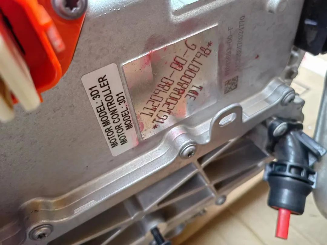 【智享新动力 代售对标样件】新到特斯拉3D1电驱动和高压SiC控制器对标件-电子工程专辑