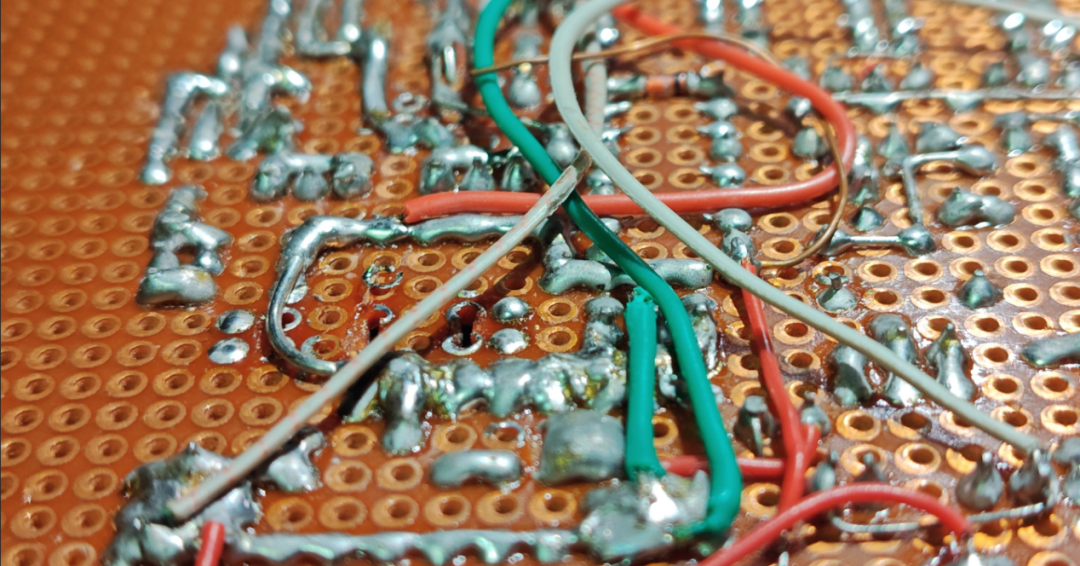 免费PCB打样的今天，你是否怀念用洞洞板焊接功放的青春岁月”-电子工程专辑
